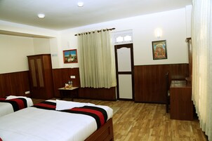 Quarto casal luxo, 1 cama de casal, para fumantes, vista para a montanha | Frigobar, escrivaninha, quartos à prova de som, Wi-Fi de cortesia