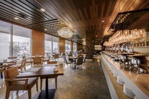 Pequeno-almoço tipo buffet diário mediante uma taxa
