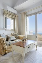 Suite, 1 quarto (The King's Throne Suite) | Sala | Televisor 