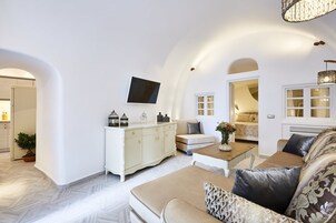 Casa, 2 quartos (The Queen's House) | Área de estar | TV