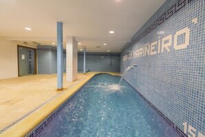 Piscina interior 