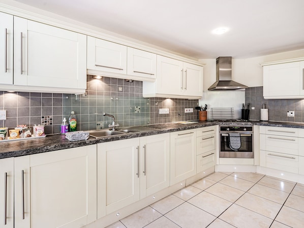 Casa de campo | Cozinha privada | Lava-louças, talheres/pratos/utensílios de cozinha