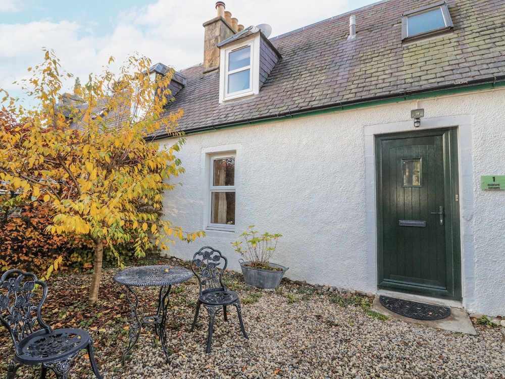 Deskford Cottage - Aberdeenshire