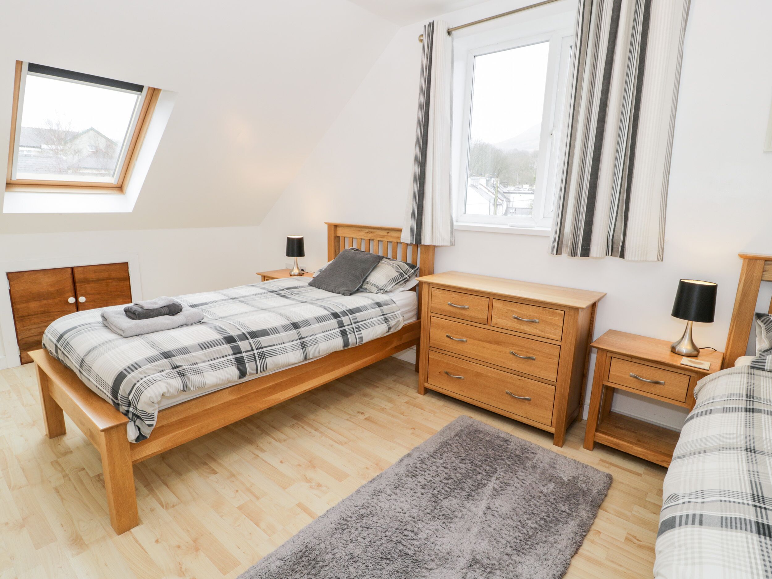 Casa de Campo | 5 quartos, com decoração personalizada, com mobília individualizada 