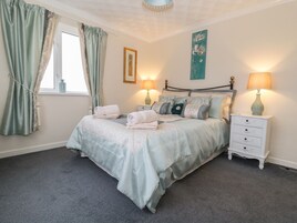 Casa de Campo | 4 quartos, com decoração personalizada, com mobília individualizada 