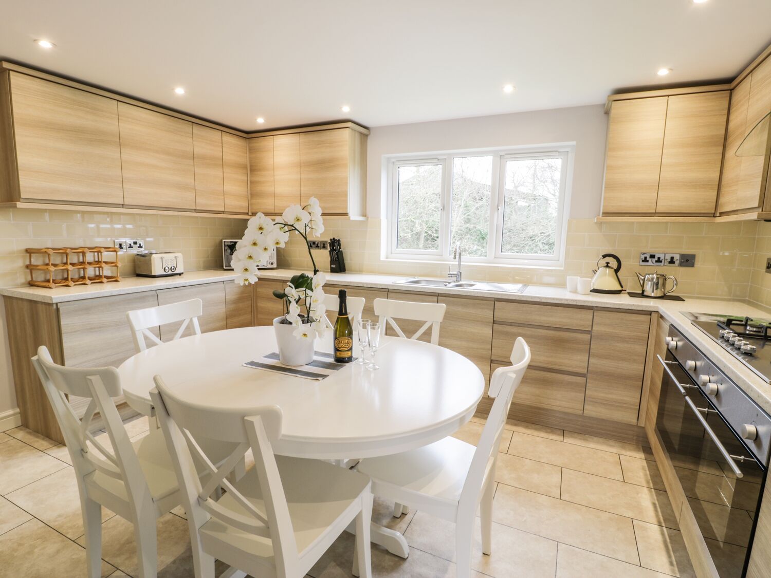 Casa de campo | Cozinha privada | Geladeira, micro-ondas, cooktop, lava-louças