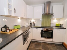 Casa de campo | Cozinha privada | Geladeira, micro-ondas, cooktop, lava-louças