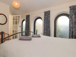 Casa de Campo | 4 quartos, com decoração personalizada, com mobília individualizada 