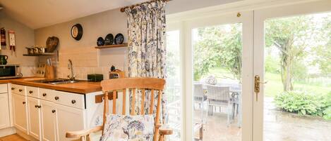 Casa de campo | Cozinha privada | Lava-louças, chaleira elétrica, torradeira, cadeirão de bebê