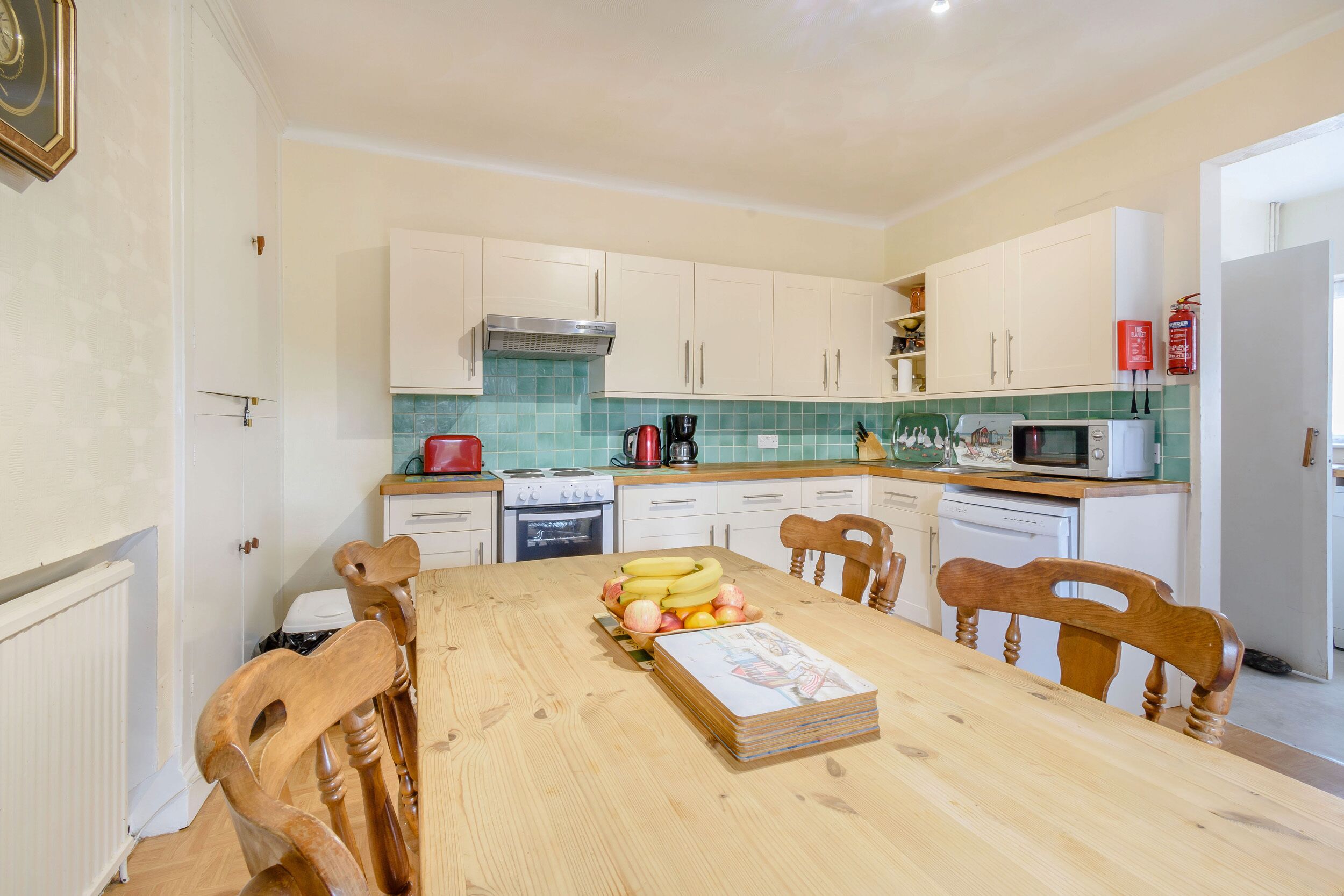 Casa de Campo | Cozinha privada | Um frigorífico, um micro-ondas, uma máquina de lavar louça 