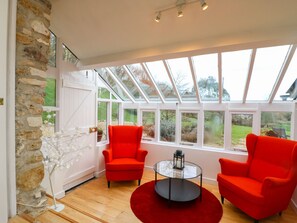 Casa de Campo | Sala | Televisor, lareira, leitor de DVD 