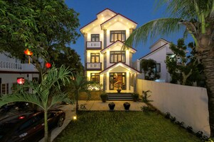 Fachada da propriedade