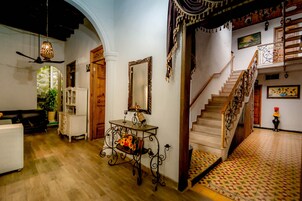 Entrada (vista interior)