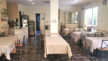 Pequeno-almoço tipo buffet diário incluído