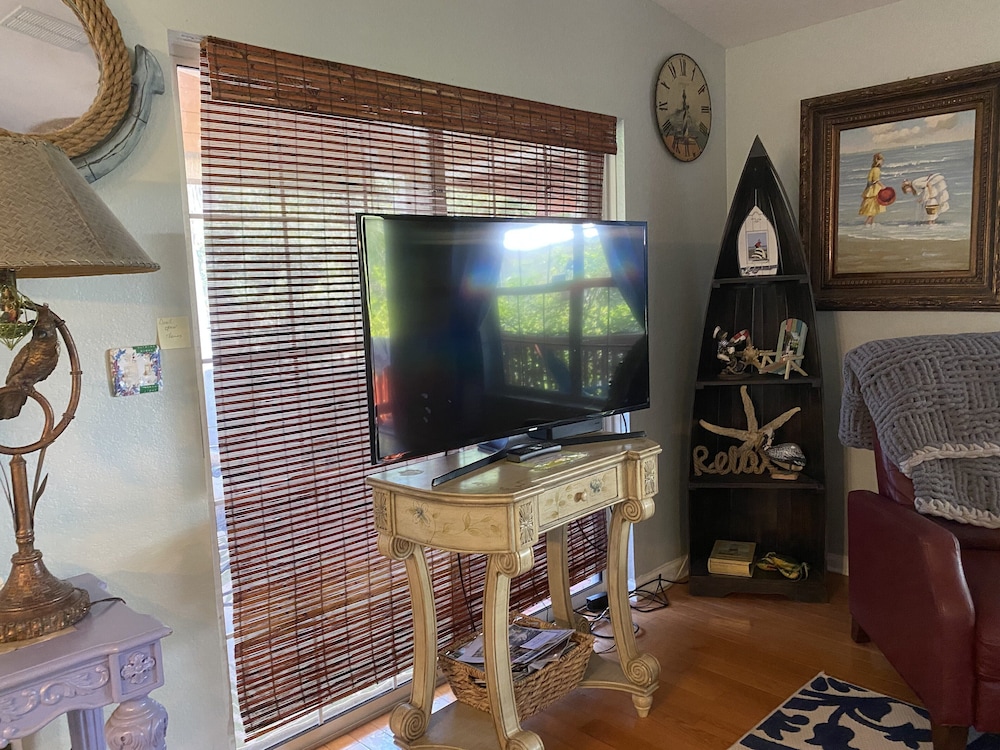 Luxury Rental Vacation Tybee Home Sleeps 6 Adults And 2 Children - Tybee Island, GA
