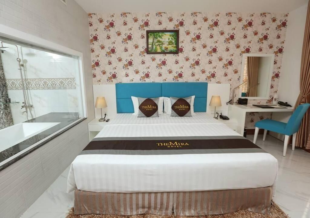 Minibar, cofre no quarto, com decoração personalizada 