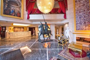 Área de estar no saguão