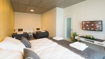 Cofre no quarto, secretária, quartos insonorizados