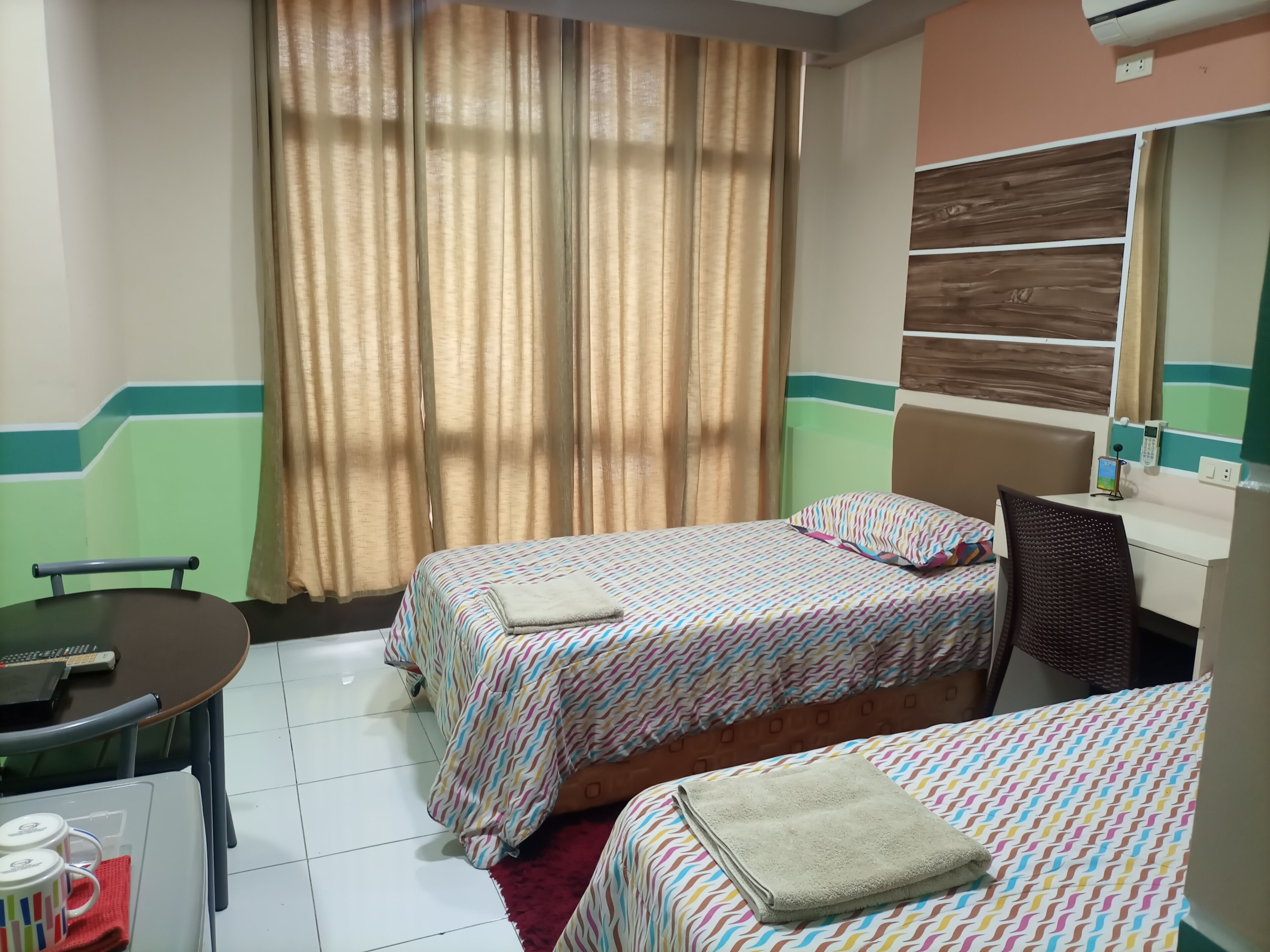 Quarto Standard, 2 camas individuais, não fumadores | Ferro/tábua de engomar, camas desdobráveis, Wi-fi grátis 