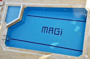 Piscina exterior sazonal 