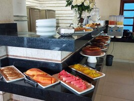 Café da manhã continental grátis todos os dias