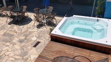 Banheira de hidromassagem exterior
