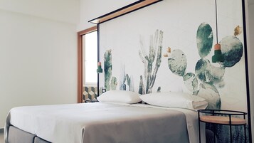 Quarto triplo, várias camas, para não fumantes | Cofres nos quartos, individualmente decorados