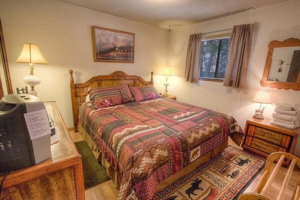 Bambi's Buck House - Moderately Priced W/pool Table, Bbq, Fp. Walk To Restaurants (Cyh1201) - Fallen Leaf Lake, CA