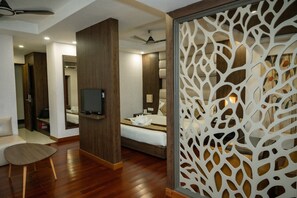 Suite-Estúdio | Minibar, roupa de cama fornecida, acesso para cadeira de rodas 