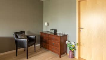 Apartamento Superior, 2 quartos | Cortinas/cortinados opacos, berços/camas para crianças grátis