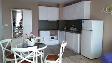 Apartamento, 1 quarto, cozinha | Sala de estar