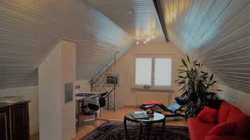 Quarto casal conforto | Área de estar | TV de tela plana 20 polegadas com canais a cabo, TV