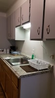 Casa Familiar | Cozinha privada | Um frigorífico, um micro-ondas, uma cafeteira/bule