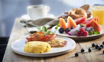 Café da manhã com buffet todos os dias mediante uma taxa