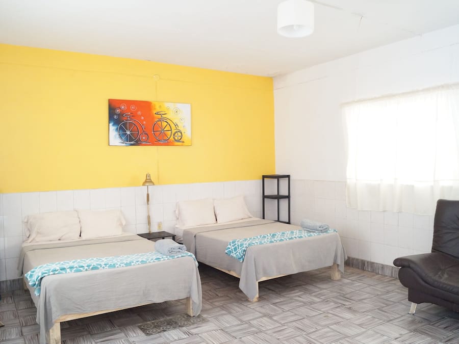 Quarto Duplo | Ferro/tábua de engomar, Wi-fi grátis, roupa de cama fornecida