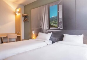 Quarto Twin, não fumadores | Roupa de alta qualidade, secretária, cortinas/cortinados opacos 