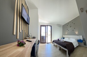 Quarto Duplo Deluxe, vista para o mar | Com decoração personalizada, secretária 