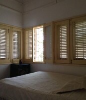 Quarto econômico, no canto | Roupas de cama antialérgicas, individualmente decorados