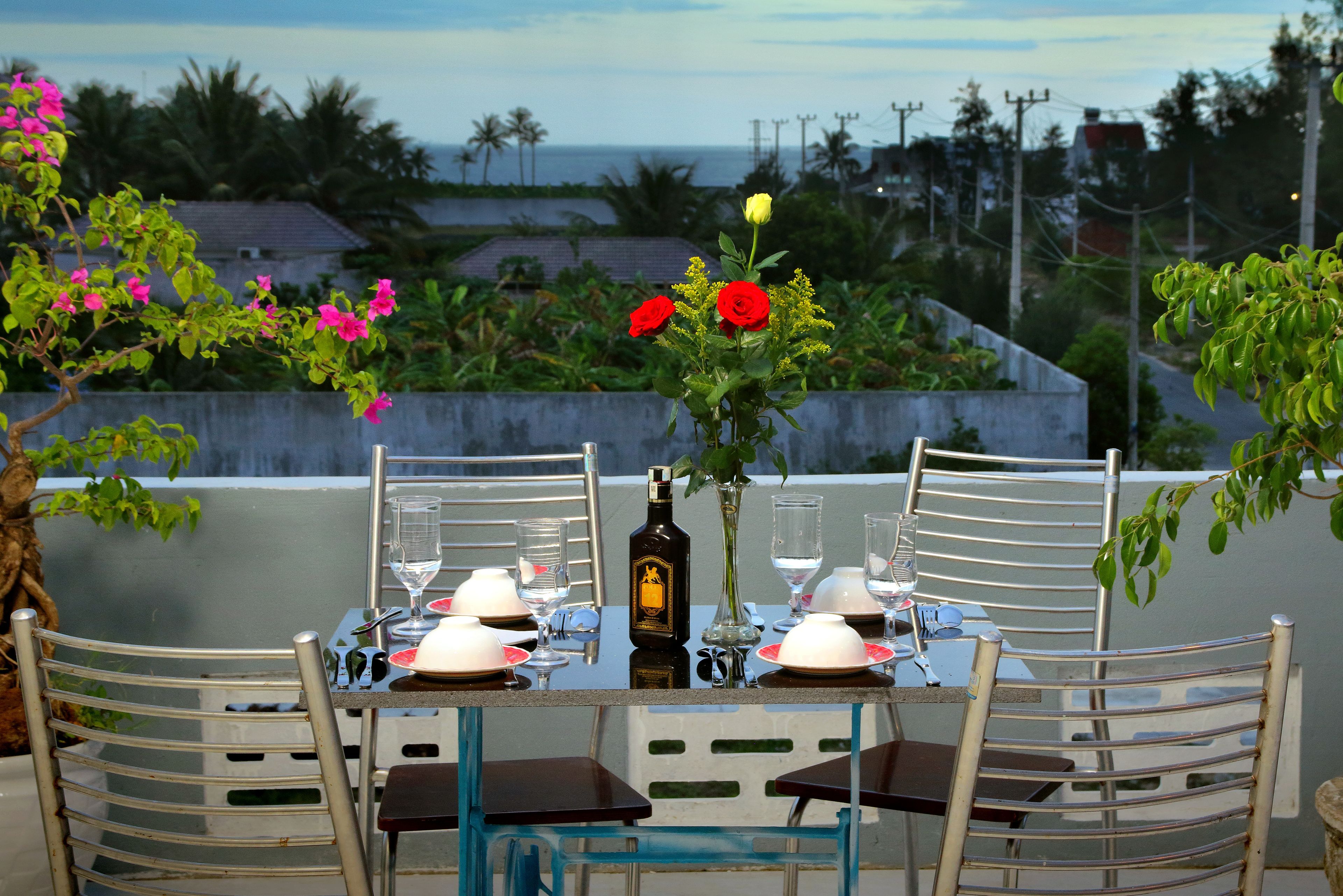 Roupa de alta qualidade, secretária, quartos insonorizados 
