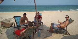 Roupas de cama premium, escrivaninha, quartos à prova de som