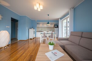 Apartamento Comfort, 1 quarto, vista para a montanha | Sala | TV de ecrã plano 