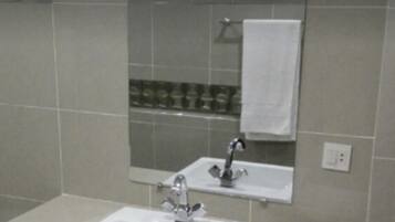 Um polibã, toalhas fornecidas