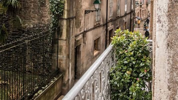 Quarto casal, sacada | Vista para a rua