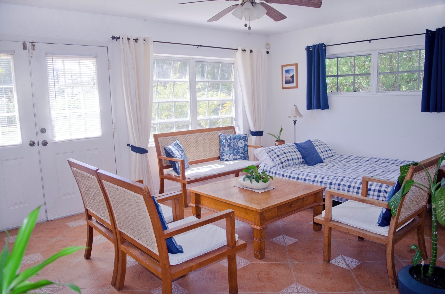 Amplia Villa De 4 Dormitorios, En Un Precioso Canal, Con Vistas A La Playa Y Al Océano - Freeport