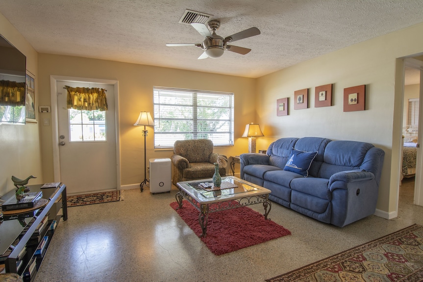 Hermosa Casita De Dos Dormitorios En La Pintoresca Playa De Jensen. - Stuart, FL