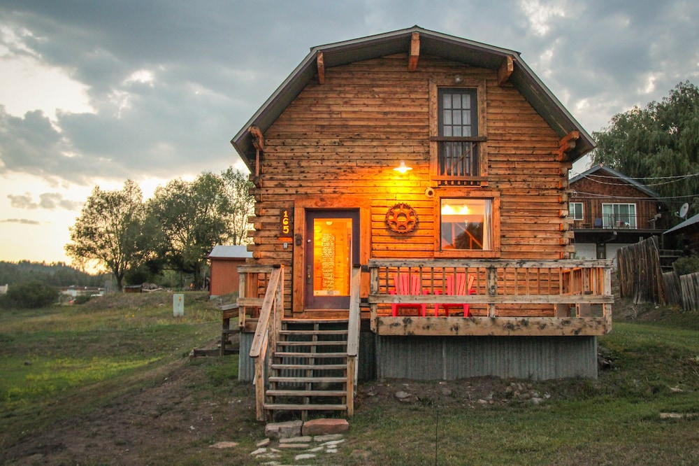 Incredible Pagosa: Cozy, Rustic Cabin Sleeps 6, Historic Downtown - Pagosa Springs, CO