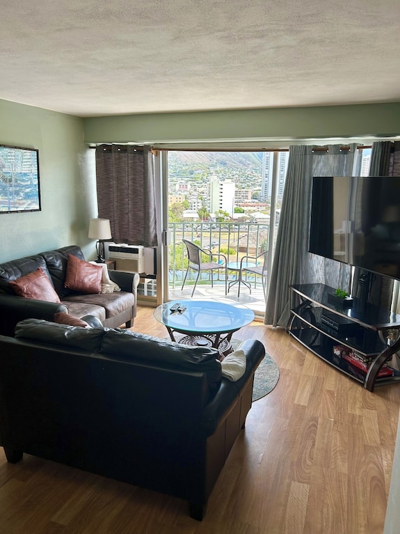 Excelente Ubicación Con Vista Al Mar, A La Montaña Y A La Ciudad - Honolulu