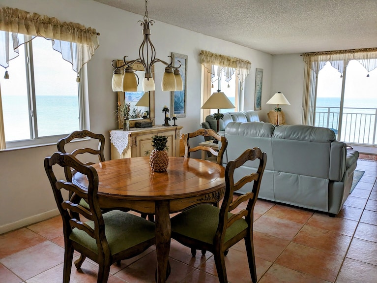 508 Indian Harbour Bch Club Oceanfront. End Unit. Panoramic View Like Paradise! - 멜버른