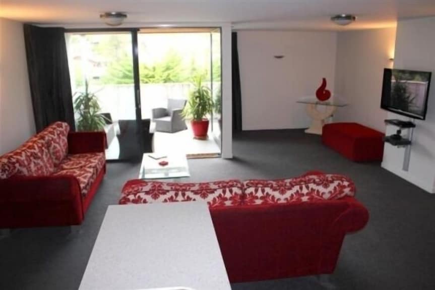 Fully Serviced Apartment - Central Location, Spacious And Warm - Hanmer Springs