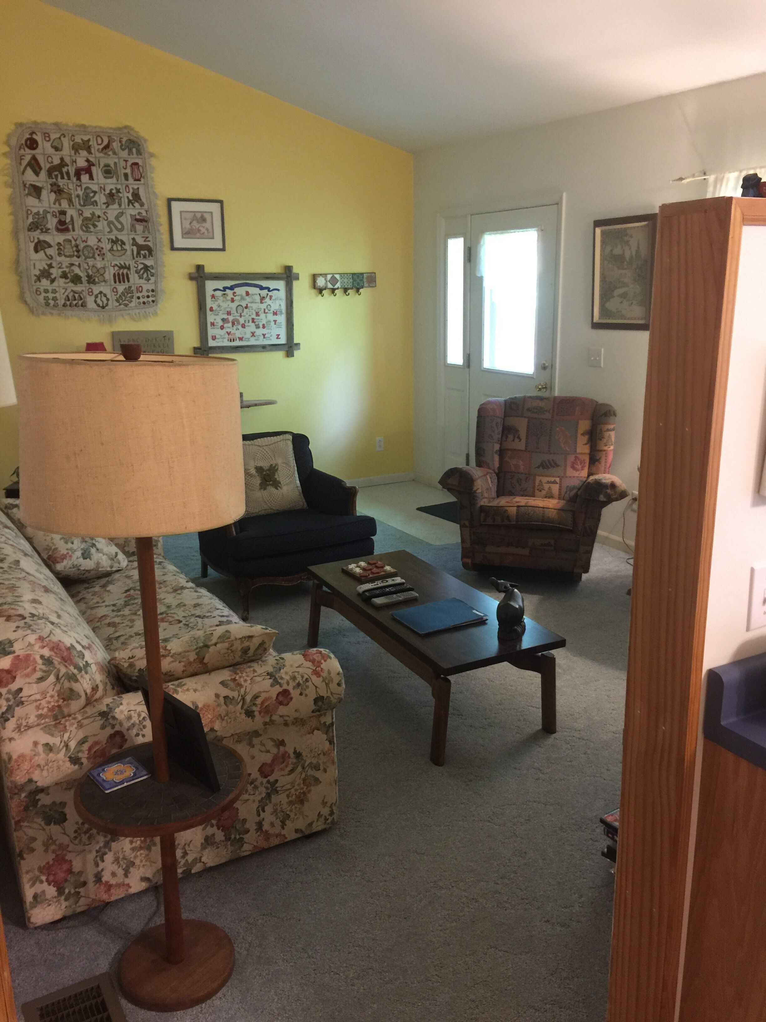 Tappan Lake Area: Sunny, Peaceful Cottage With Fishing Pond On 13 Gorgeous Acres - Ohio